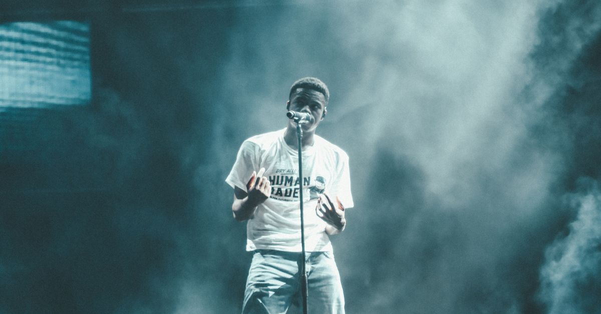 How to Write a Catchy Melody for R&B Music: A Step By Step Guide