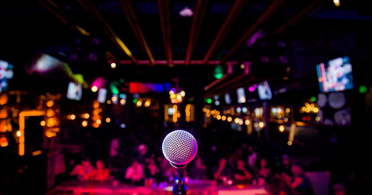 How to Have Good Stage Presence as a Singer: 8 Tips to Engage Your Audience